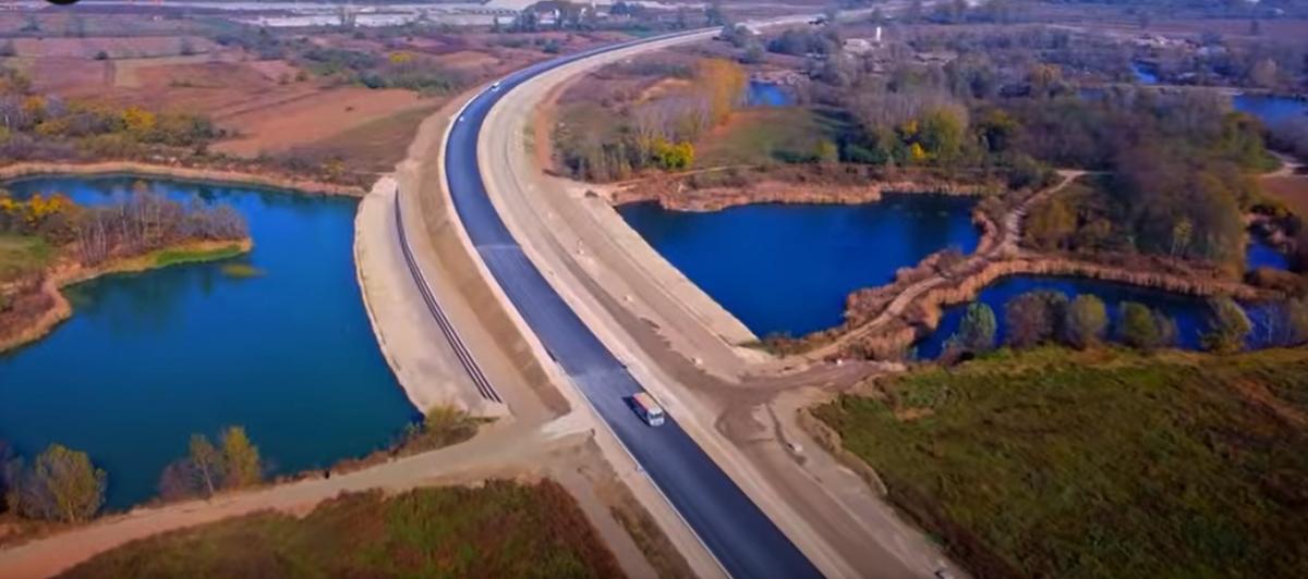 Moravski koridor iz vazduha: trasa autoputa Kruševac - Pojate ...